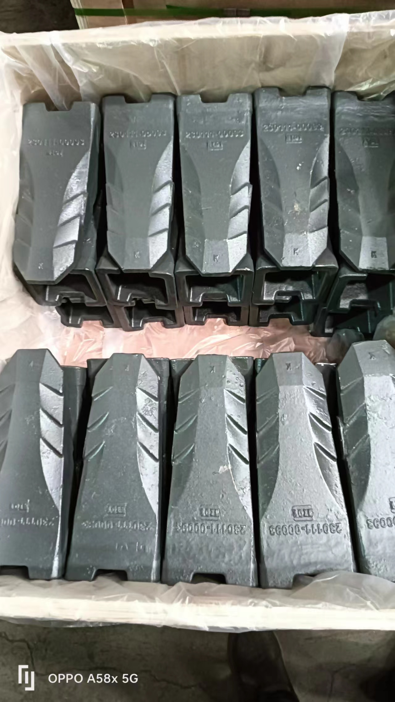 230111-00093 Doosan Develon DX480LC DX520 H class Bucket Rock Tooth ...